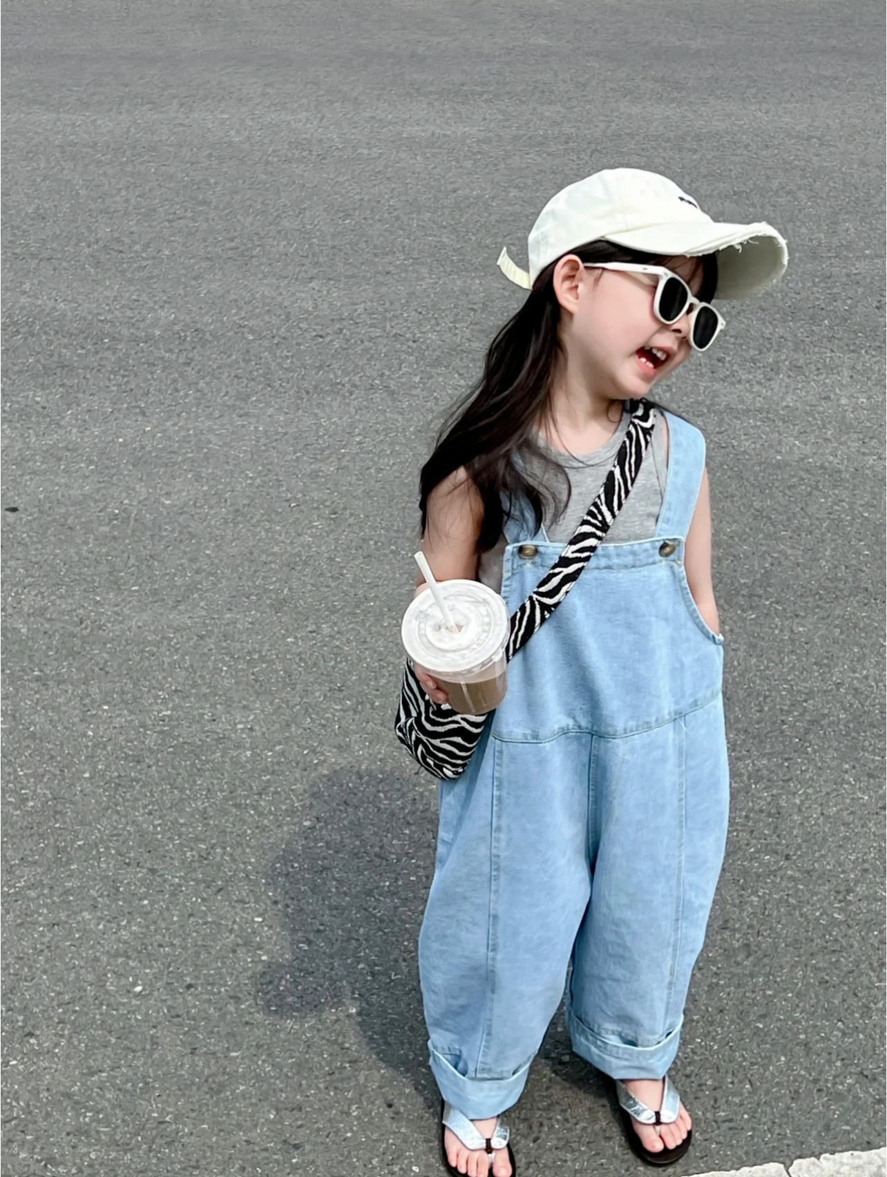 2023年夏新作★子供服★女の子 ゆったり ジーンズ チョッキ オーバーオール★80cm-130cm Lateru_Baby 問屋・仕入れ・卸・卸売の専門【仕入れならNETSEA】