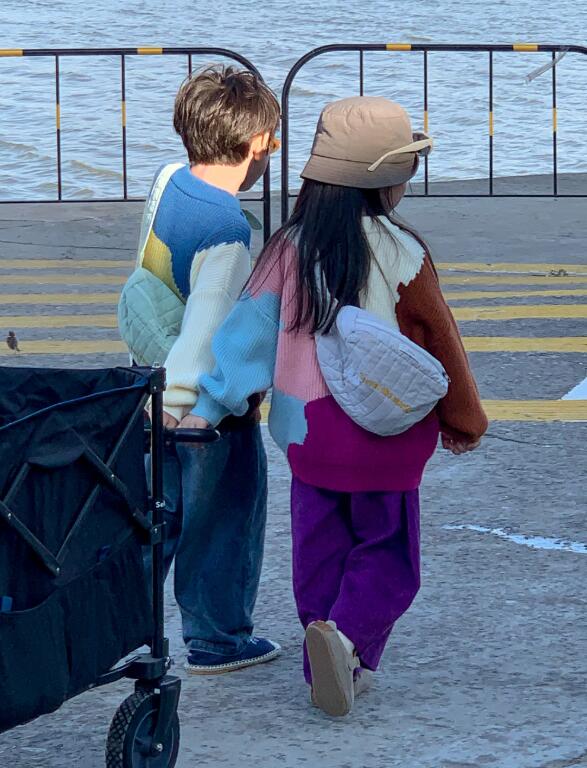 2023.8★キッズアパレル★セーター★90-150cm 桓宇国際貿易 株式会社 問屋・仕入れ・卸・卸売の専門【仕入れならNETSEA】