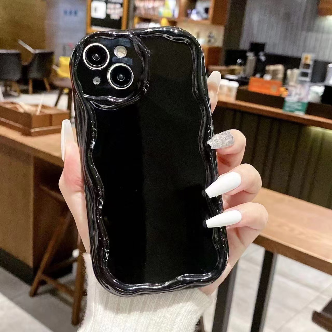 透明クリーム色ケース iPhone 16 Pro Max用 ブラック 欧米風 | 卸売・ 問屋・仕入れの専門サイト【NETSEA】