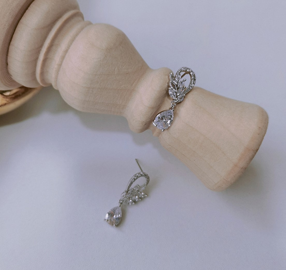 【2021新作】クリスタルピアス｜S925針 UP to YOU 問屋・仕入れ・卸・卸売の専門【仕入れならNETSEA】