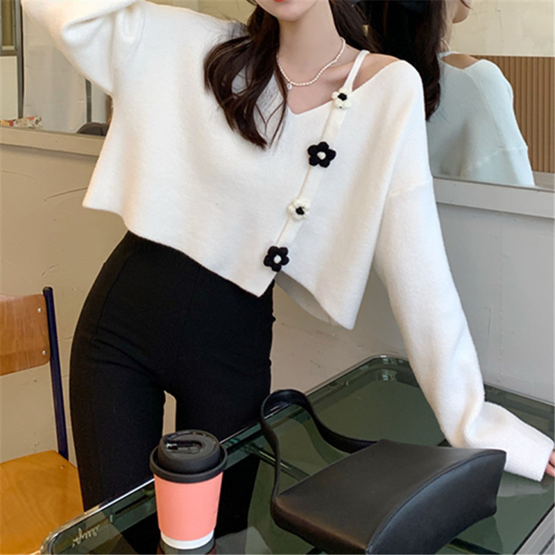 【2022秋冬新作】Vネック花柄デザインニットセータートップス CCQUEEN（queenstore） 問屋・仕入れ・卸・卸売の専門【仕入れならNETSEA】