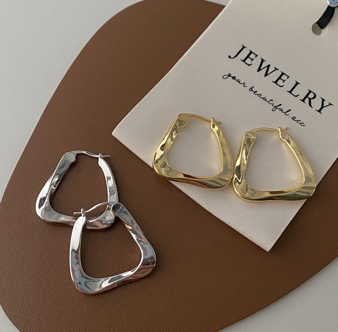 三角ピアス UP to YOU 問屋・仕入れ・卸・卸売の専門【仕入れならNETSEA】