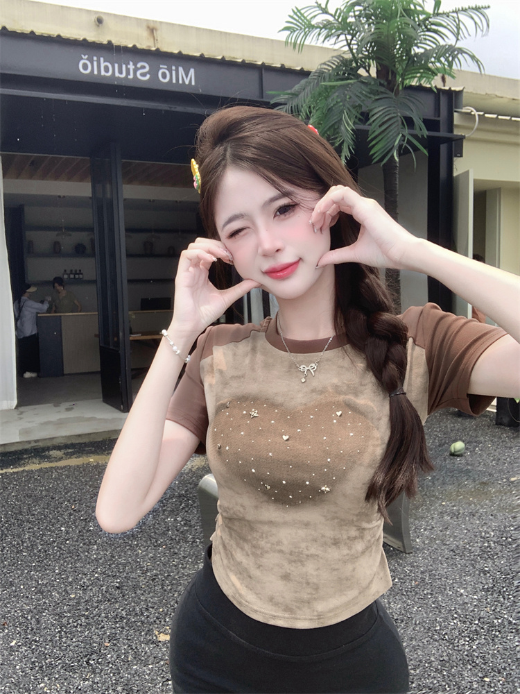 夏にピッタリ！ トップス 2024年夏 減齢 スリム ホットガールスタイル Tシャツ ハートプリント 半袖 株式会社 SevenLy 問屋・仕入れ・卸・卸売の専門【仕入れならNETSEA】