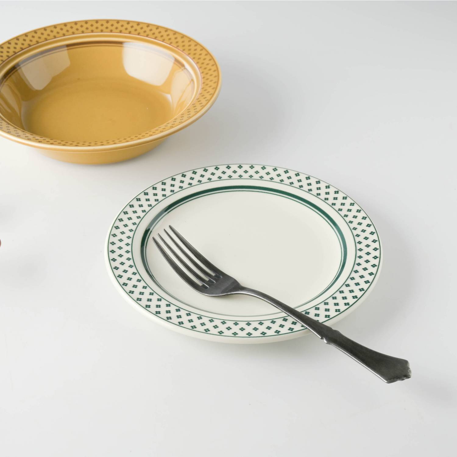 【特価品】カントリーサイド カントリークリーク17.5cmケーキ皿 グリーン[B品][美濃焼] 有限会社 やまに | 卸売・ 問屋・仕入れの専門サイト【NETSEA】