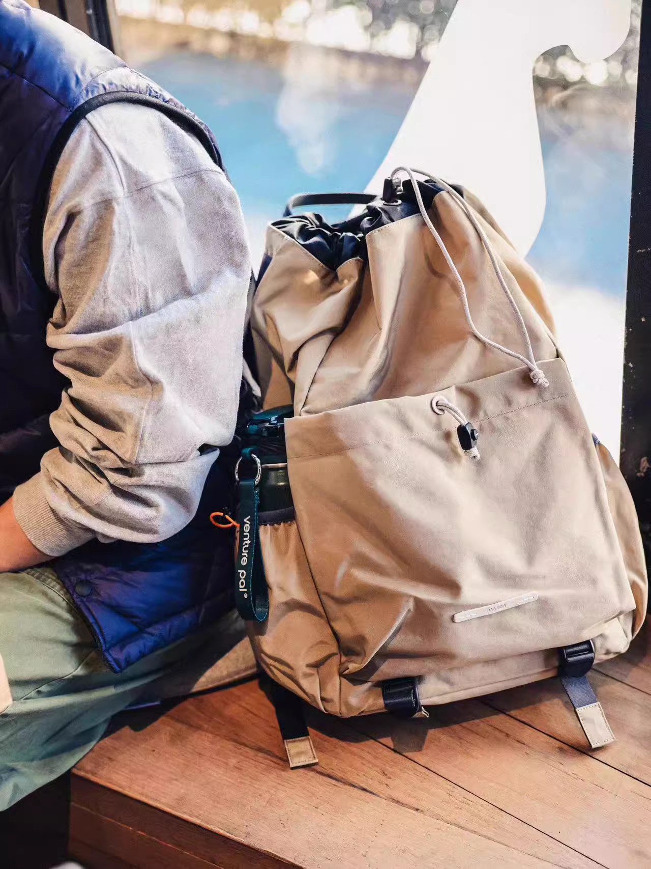 巾着型リュック レトロナイロン 学生用 アウトドア カーキ 20-35L | 卸売・ 問屋・仕入れの専門サイト【NETSEA】