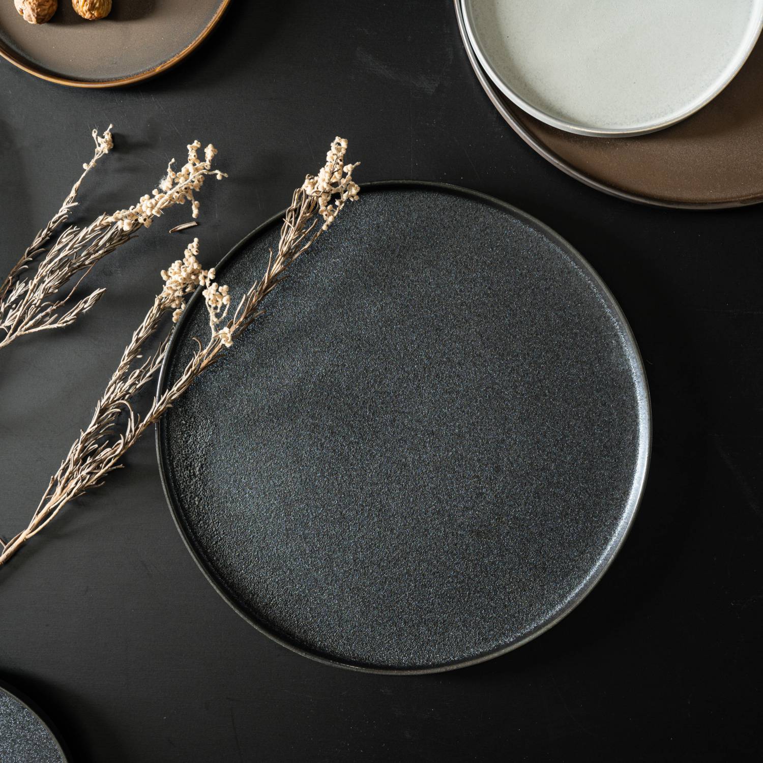 深山(miyama.) suolo-スオーロ- 26cmプレート 銀狼[美濃焼] | 卸売・ 問屋・仕入れの専門サイト【NETSEA】